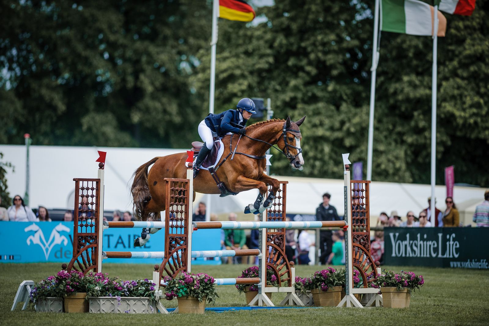 “He Was Stressed, But He Was Amazing”: Flying Frenchwoman Heloïse Le ...