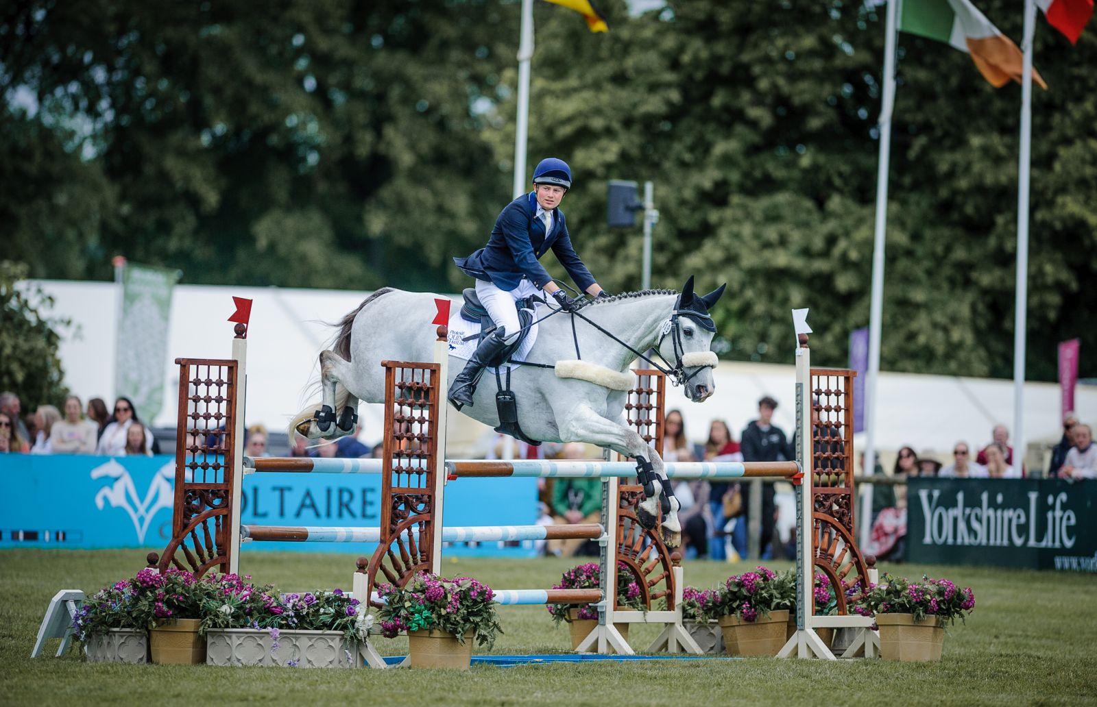 “He Was Stressed, But He Was Amazing”: Flying Frenchwoman Heloïse Le ...