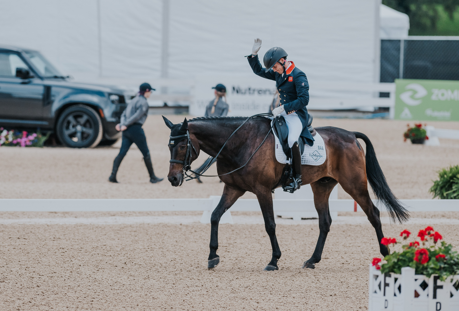 Tom McEwen Takes Command, U.S. Riders Charge on Final Dressage Day at ...